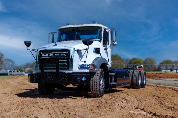 Mack® Granite® CNG Debuts at 2023 WasteExpo | Mack Trucks