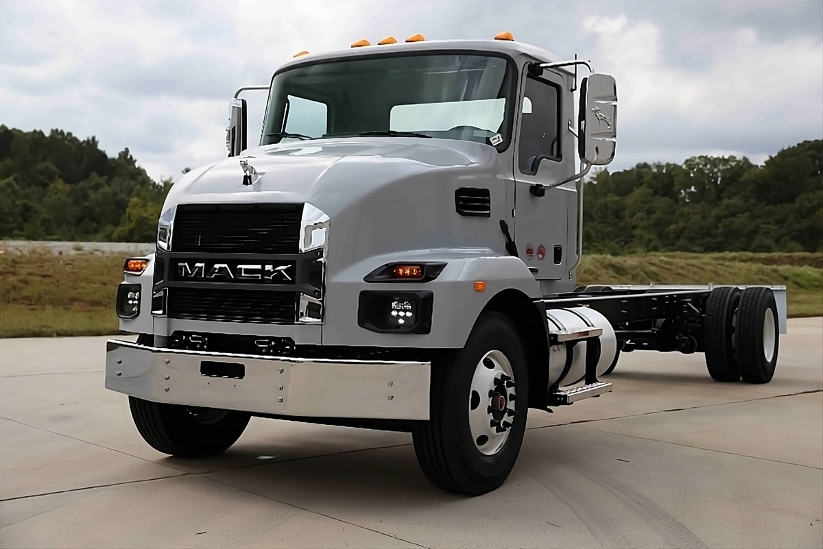 Mack Trucks Adds 23,000-Pound Rear Axle and 325 Horsepower Engine ...
