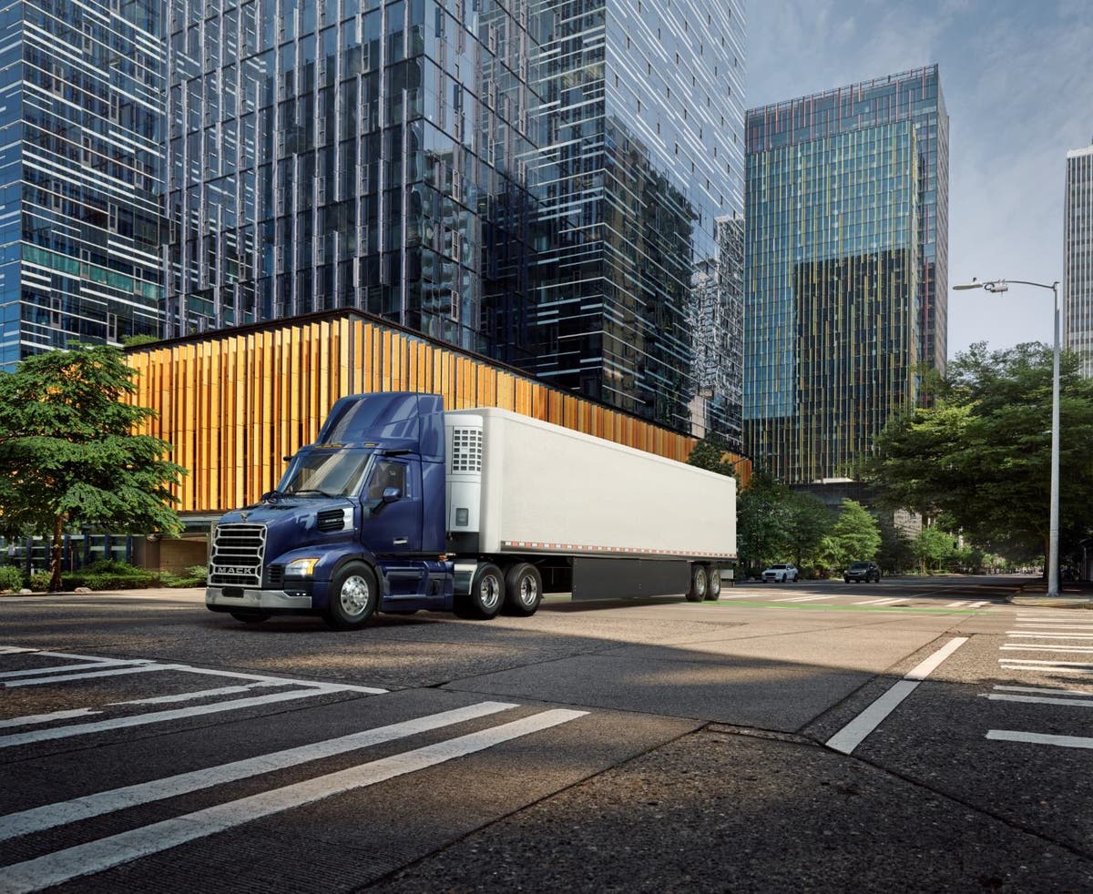 Mack Trucks Debuts All-New Mack Anthem® at ATA MC&E 2025