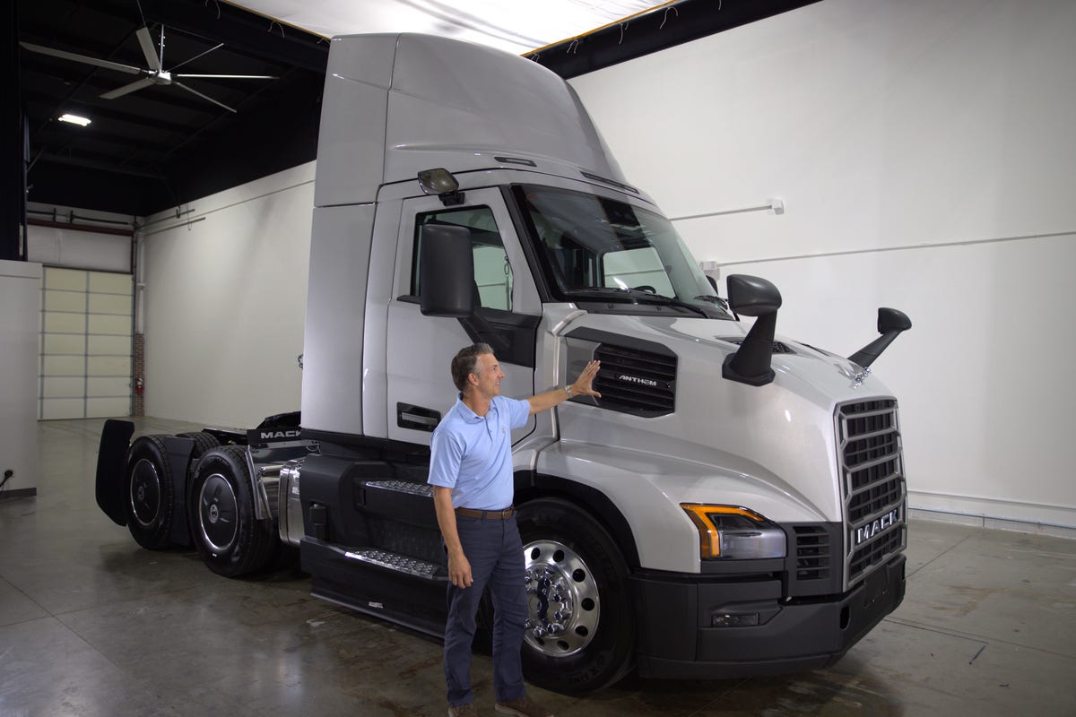 Experience the All-New Mack Anthem® Through Innovative Live Tour Platform