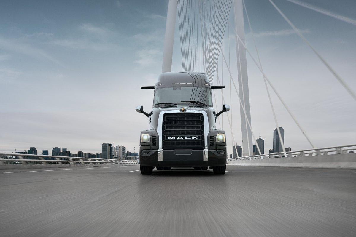Mack Trucks Debuts All-New Mack Pioneer™ at ACT Expo 2025