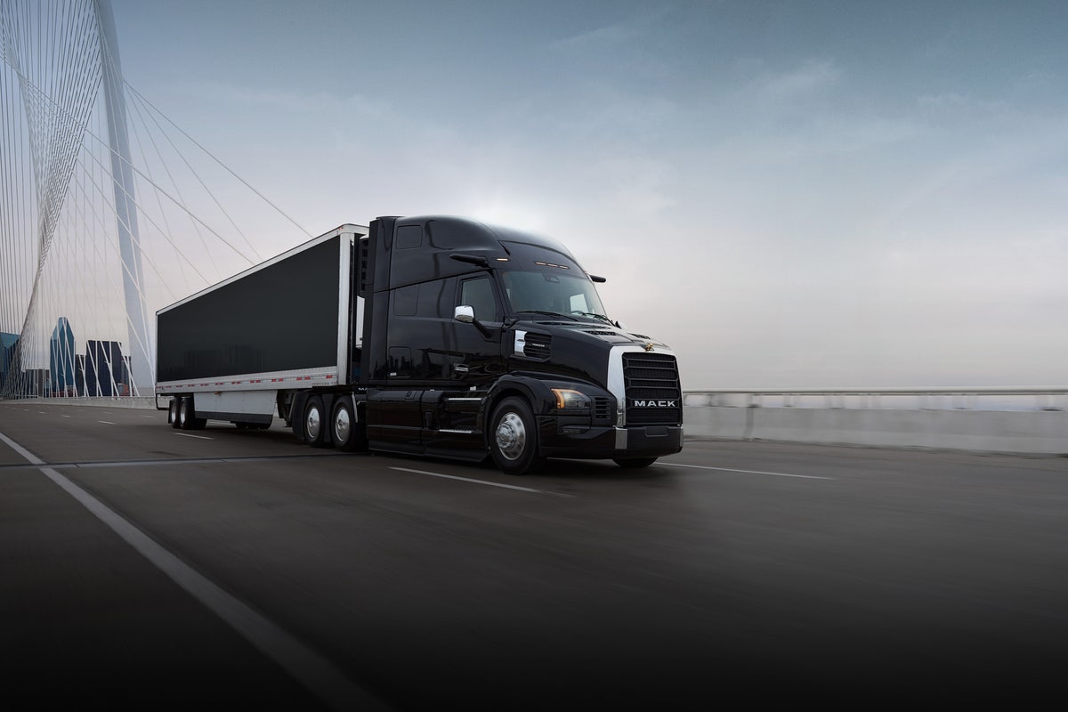 Mack Pioneer & full lineup set new fuel efficiency standard