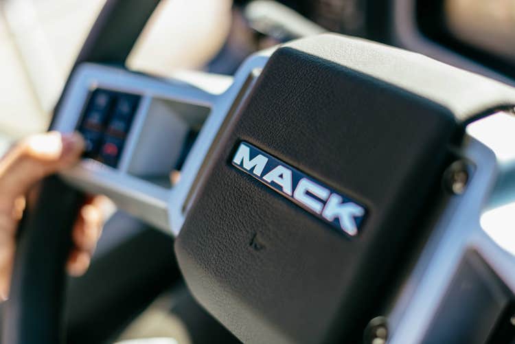 Workshop Toolbox | Mack Trucks