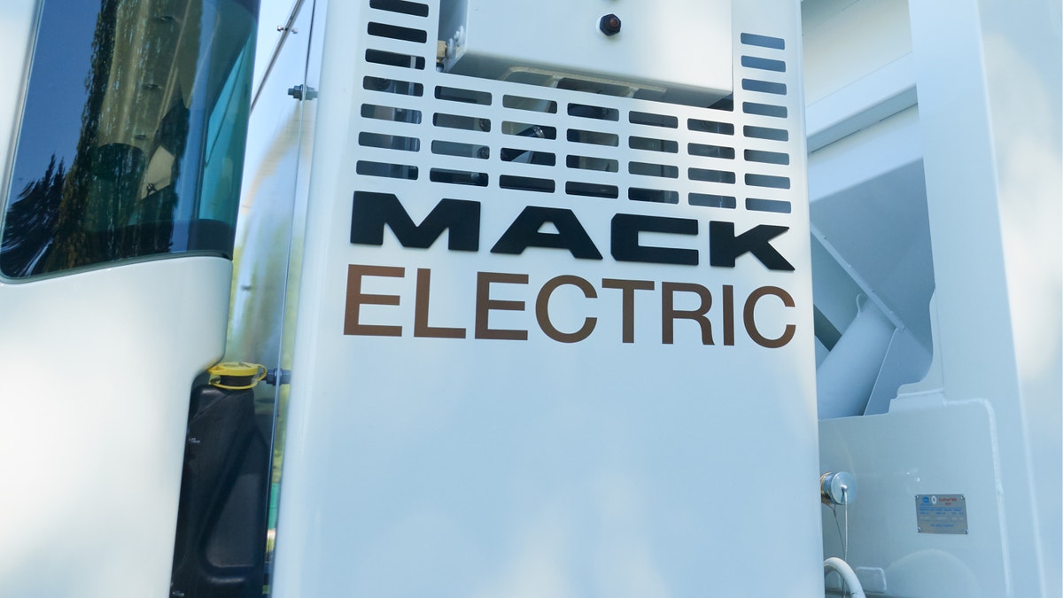 eMobility Solutions | Mack Trucks
